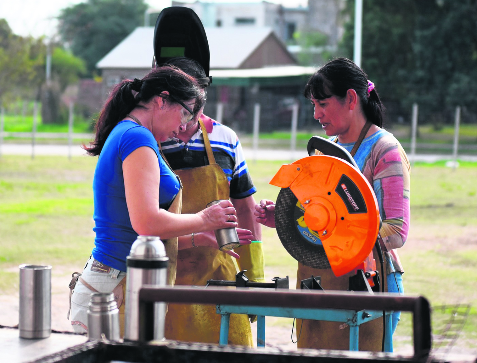 Enseñanza de oficios, la buena manera de ayudar – Paralelo32